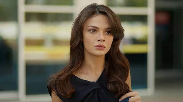 Sinem Ünsal'ın kardeşi de oyuncu çıktı! - İzmir Haberleri