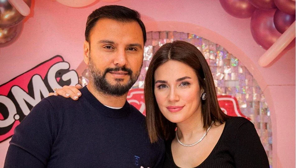 Uzun zamandır hayaliydi! Alişan, eşi Buse Varol ile Umre'ye gitti - İzmir Haberleri